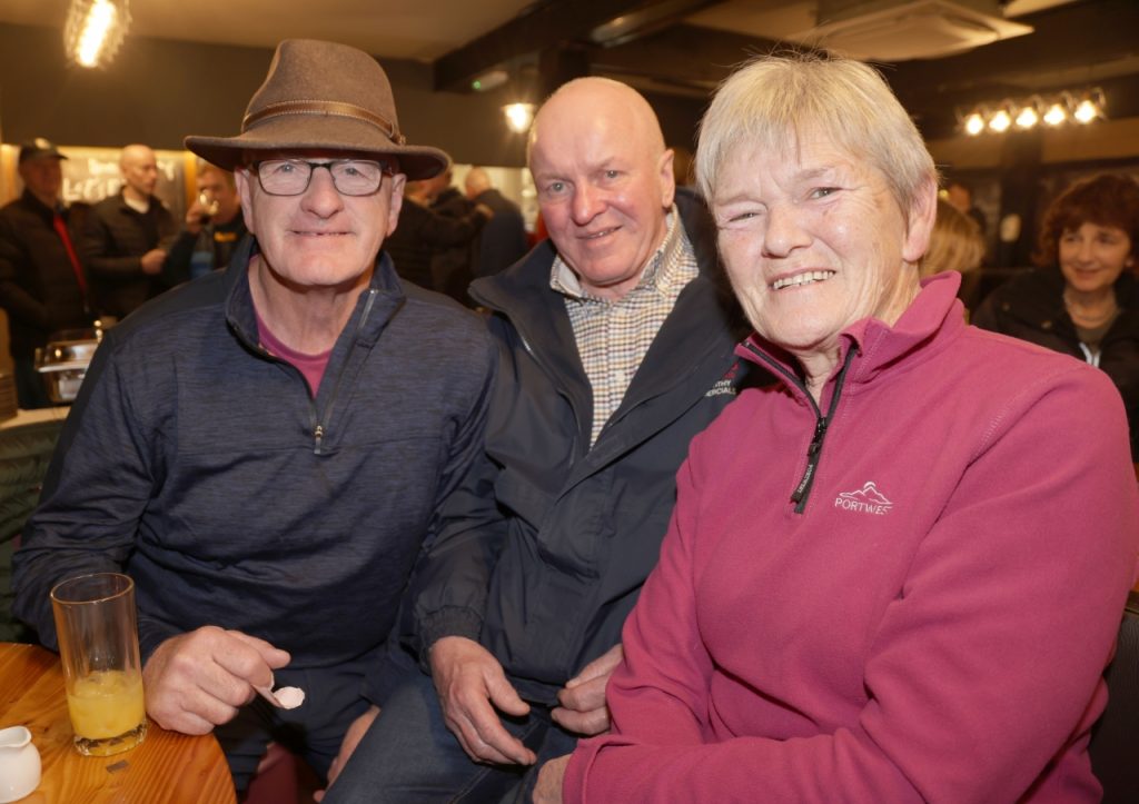 Volunteers awarded for their hard work - Killarney Advertiser